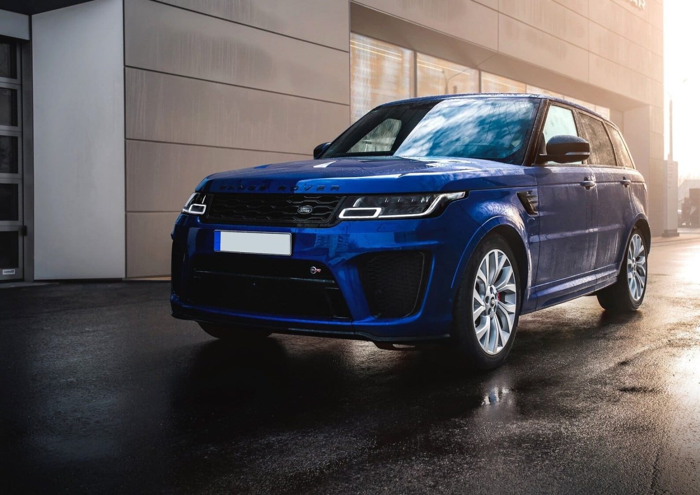 Land Rover Specialist Bolton - Standish Service Station